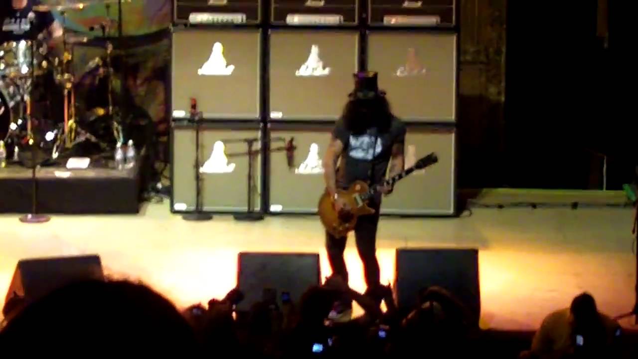 Slash featuring Myles Kennedy "Mean Bone" - YouTube
