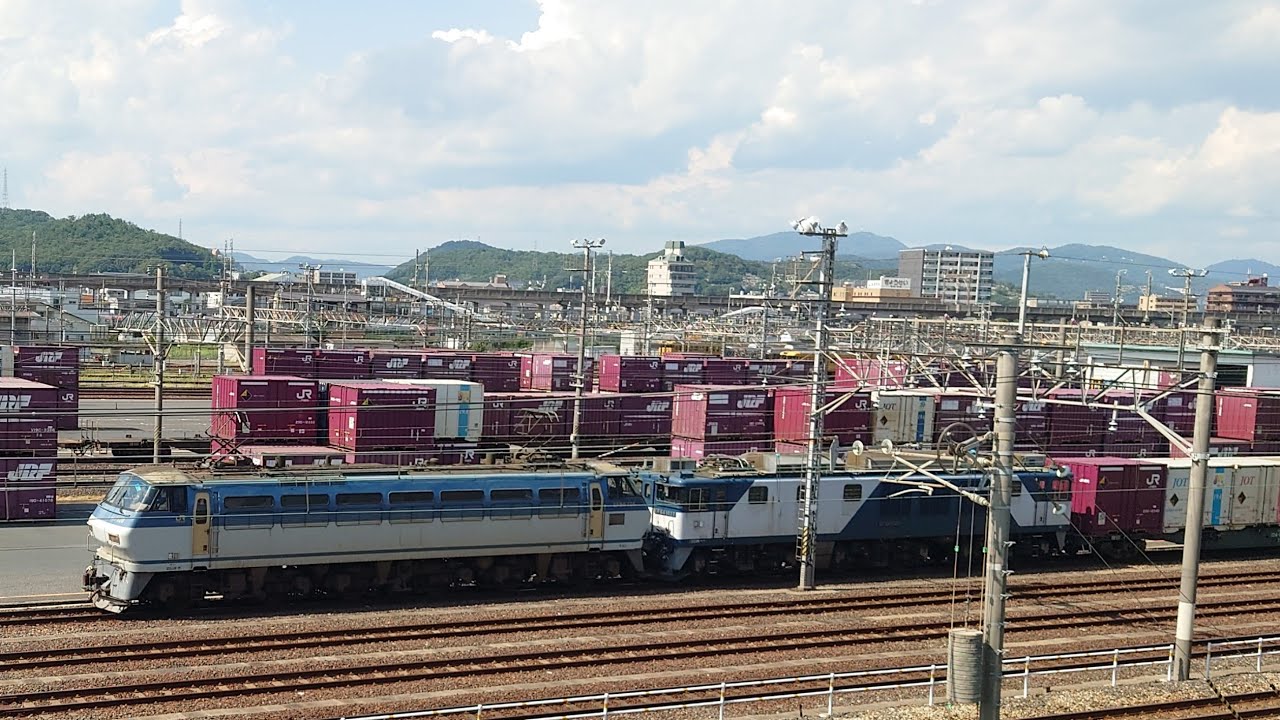 サメさんを待つ【EF66-126+ムドEF64-1027 2077レ】 2024/07/28 《岡山貨物ターミナル駅》 - YouTube