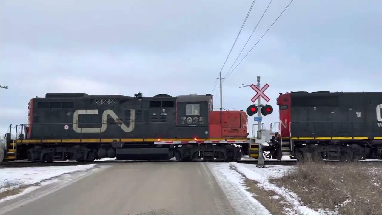CN 568 Longhood Forward - YouTube