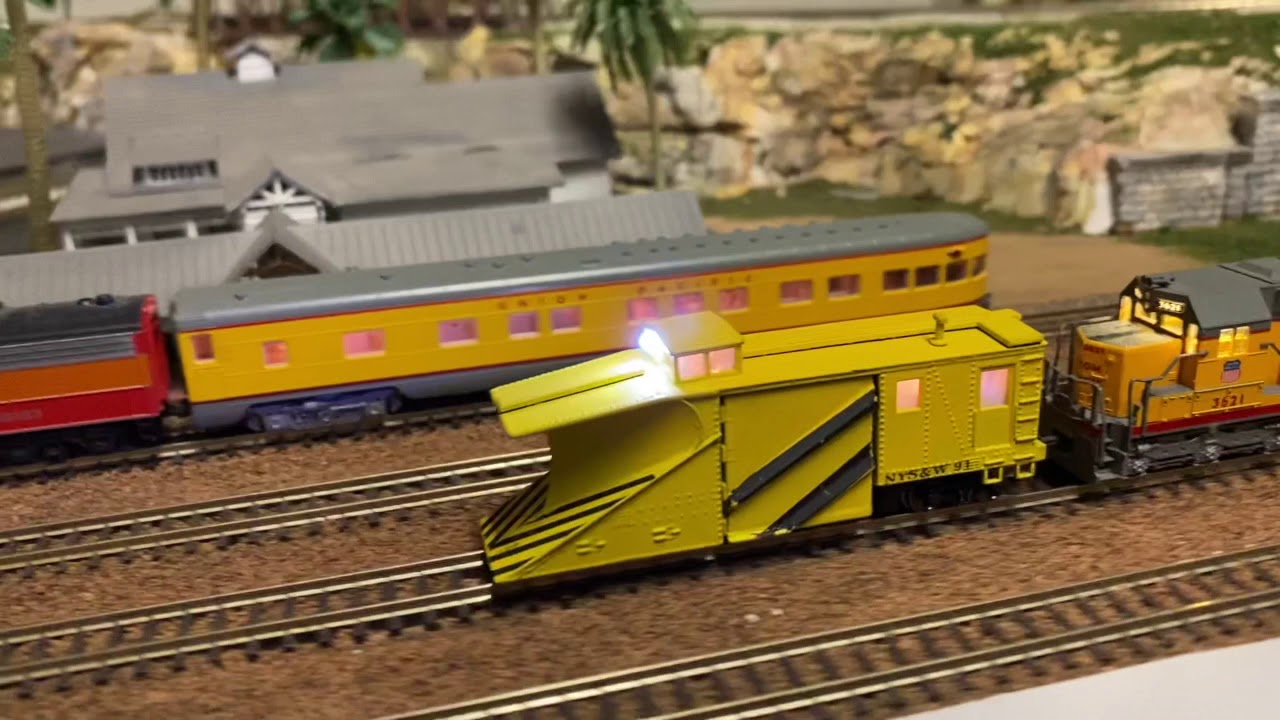 N Scale Russel Snow Plow Lighting Project - YouTube