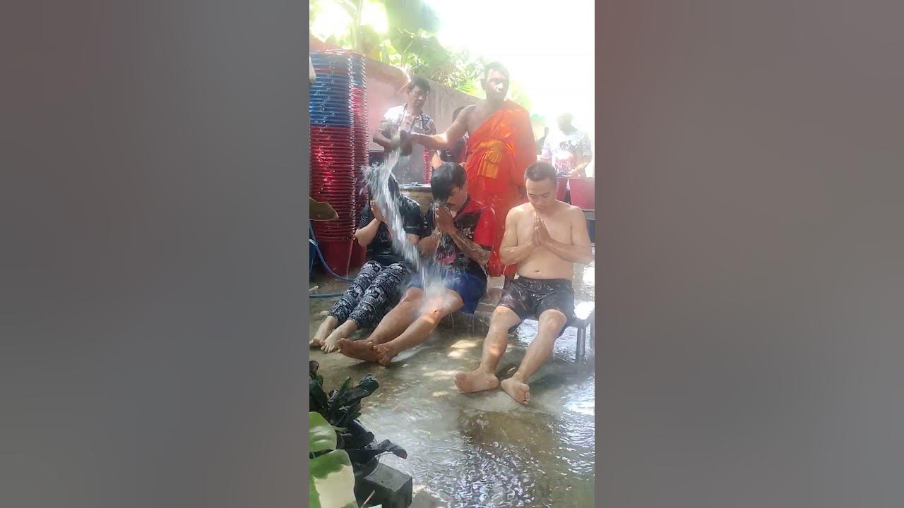 แห่อาบน้ำมนต์ส่งท้ายปี!...T.089-5218249 "ดีไม่ดี" นับจำนวนถังเอาเอง @หลวงพี่อ๊อด วัดหูช้าง จ. ...