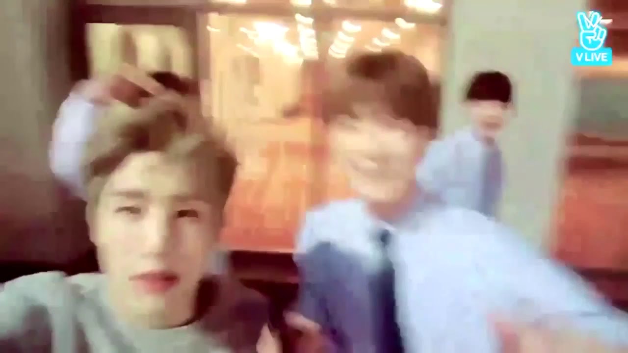 Astro singing and dancing to seventeen part2 - YouTube