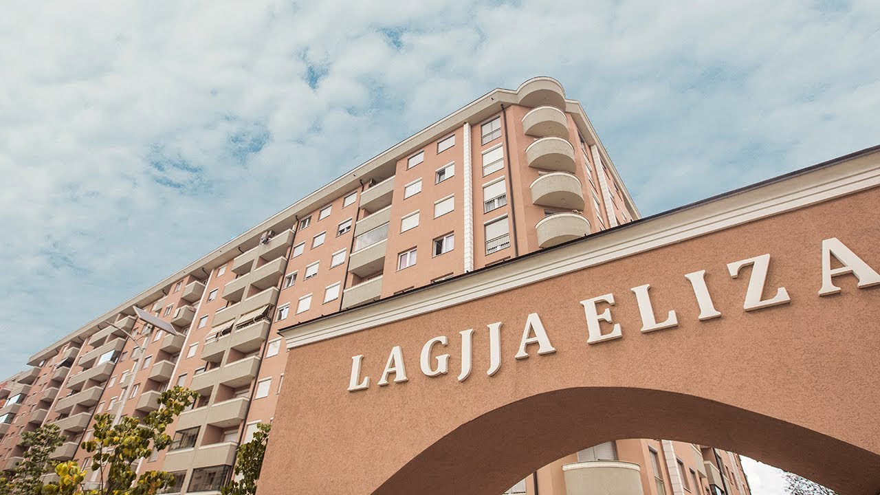 Kompleksi ELIZA A & B - YouTube