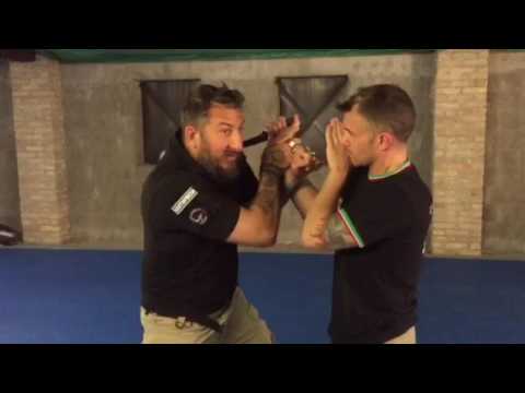 Italian Traditional knife fencing LKFSYSTEM - YouTube