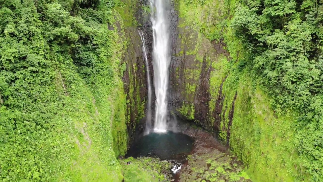 Pozo Azul Waterfall in Costa Rica (4k) - YouTube
