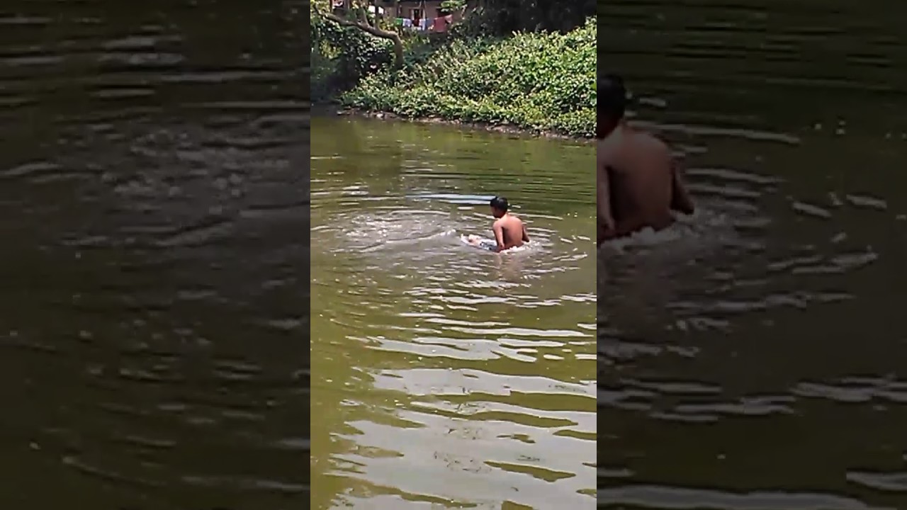 Water wrestling - YouTube
