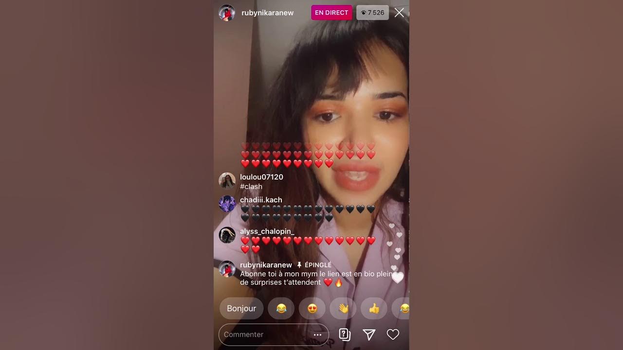 Ruby Nikara Twerk Et Montre Son Pyjama En Live Youtube