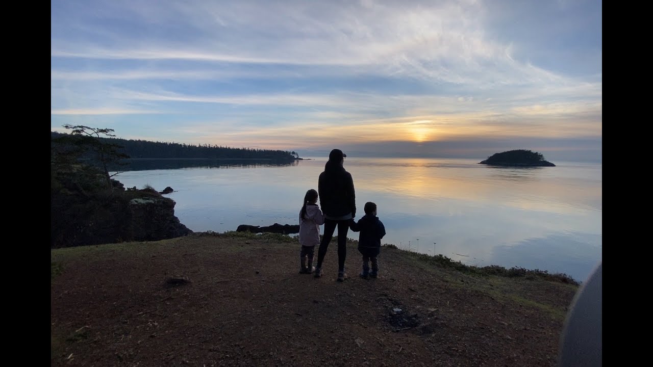 Day Hike with Kids in WA---Deception Pass--lighthouse Point Trail - YouTube