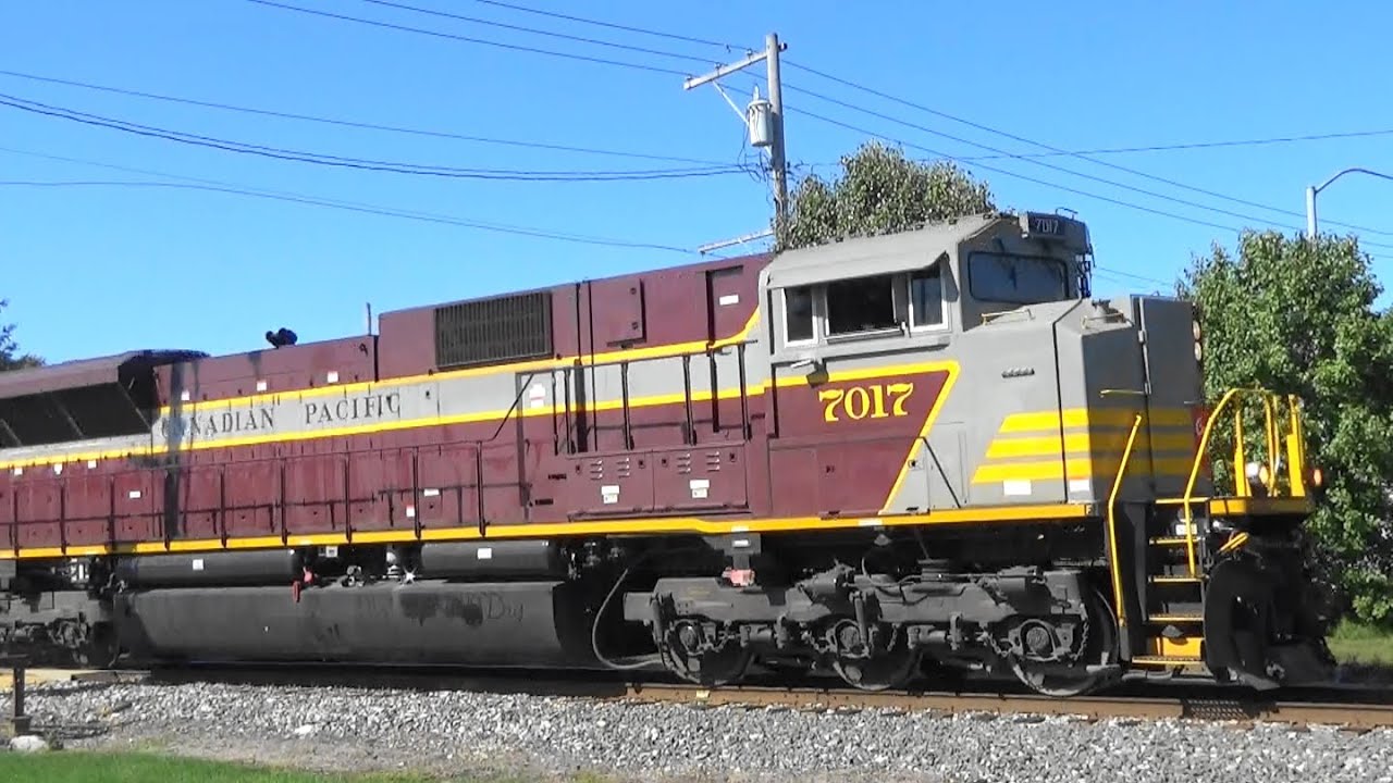 CP 7017 Heritage Unit w/ BNSF Power, Davenport, IA - YouTube