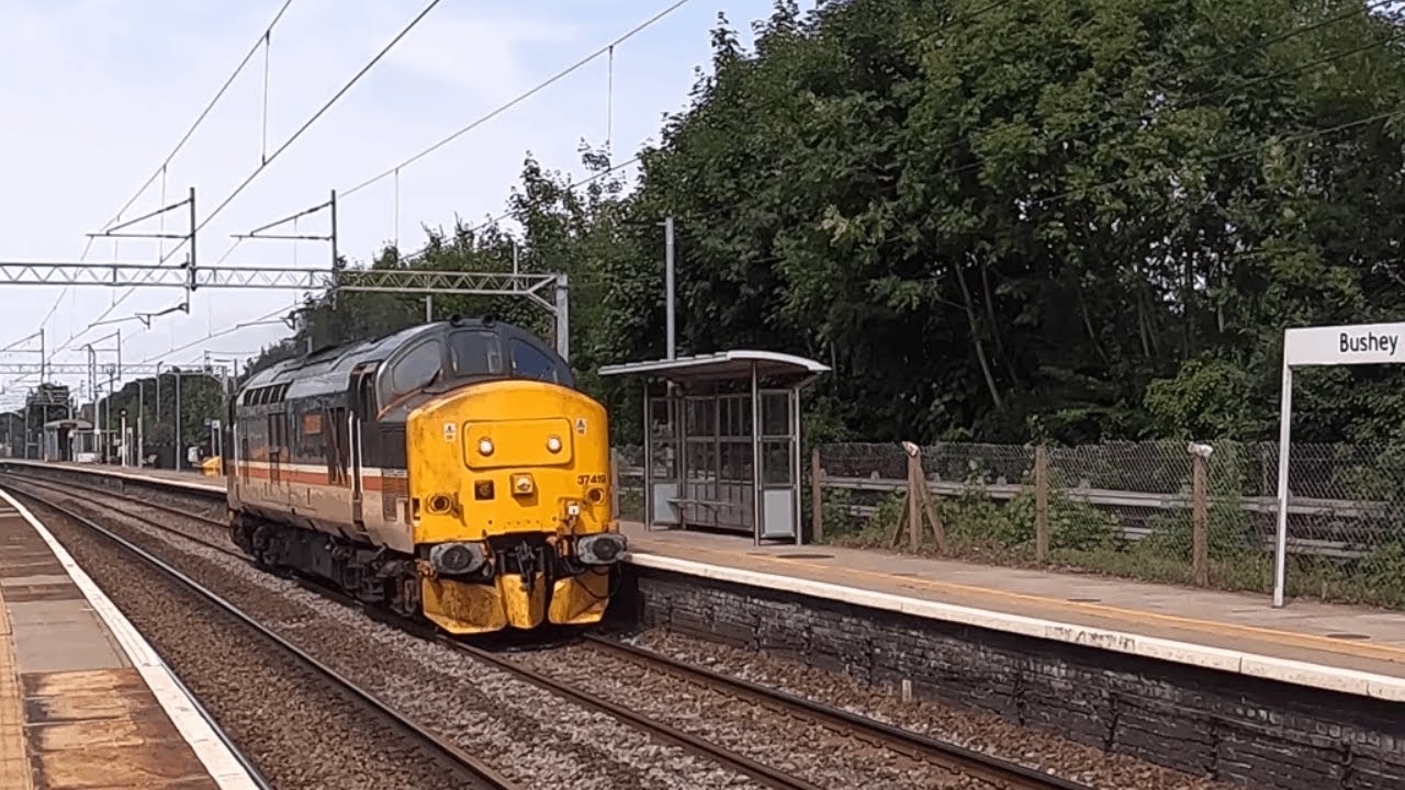 Class 37 37419 'Carl Haviland' Intercity Swallow Livery Passing Bushey ...