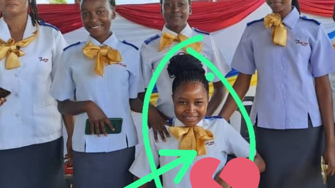 Musikana wechidiki auraiwa nemvura yanaya mu Town zvinorwadza - YouTube