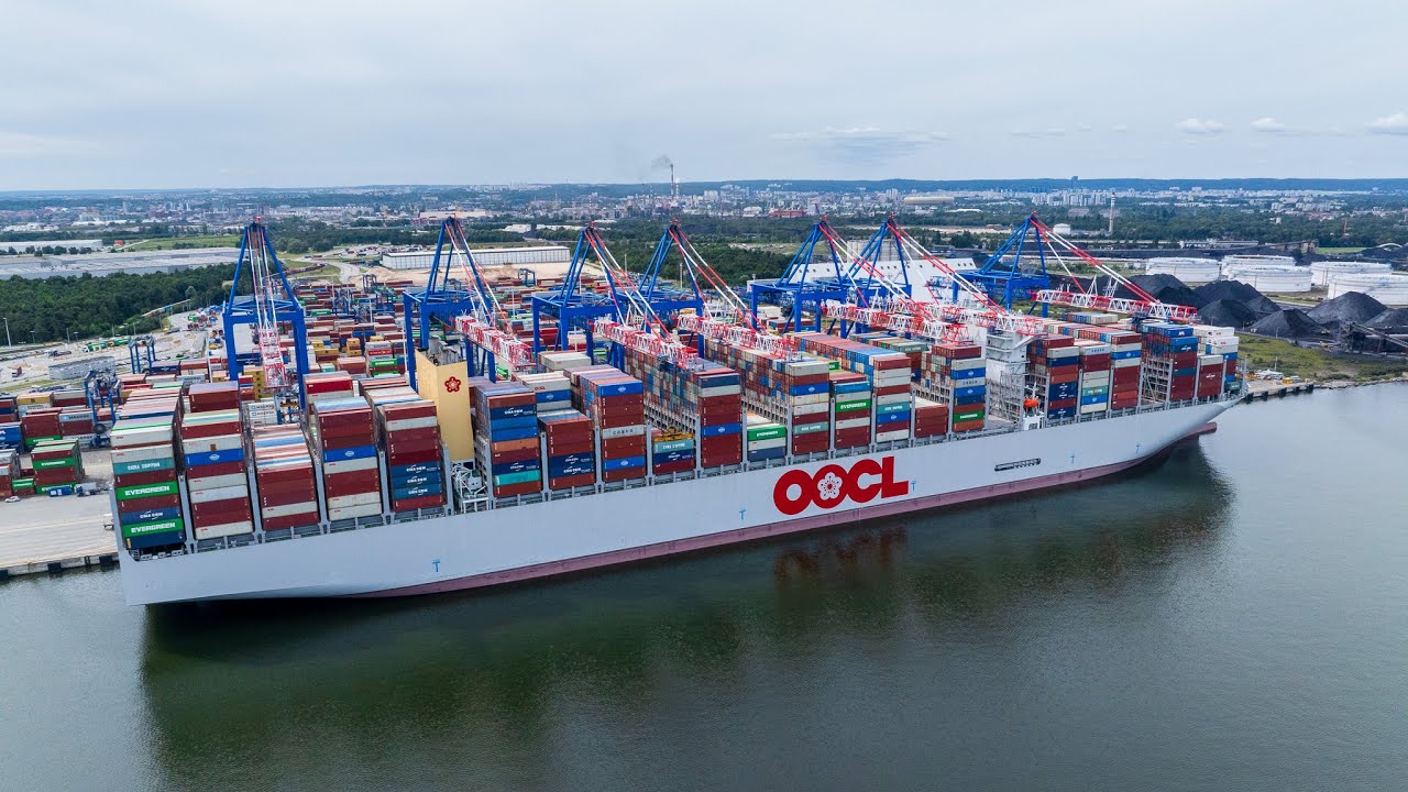 OOCL Sweden w dziewiczym rejsie do Baltic Hubu - YouTube