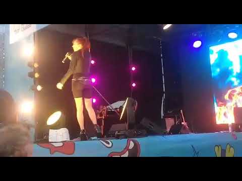 Dai Hernández cantando su roast en CONECTADOS BA - YouTube