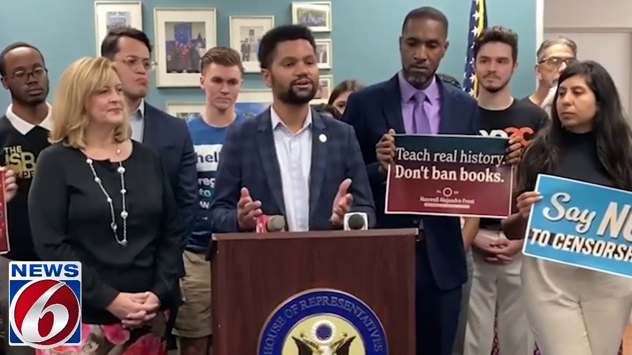 Maxwell Frost introduces new bill aimed at fighting book bans - YouTube