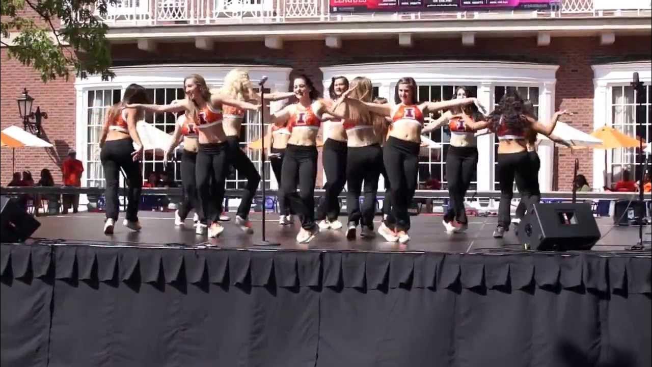 A Dance in UIUC Quad Day 2013 - YouTube