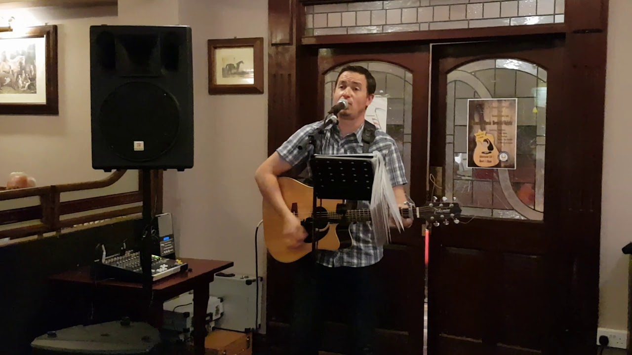 Declan Callan singing Say You Love Me in the Hunterstown Inn - 15th ...