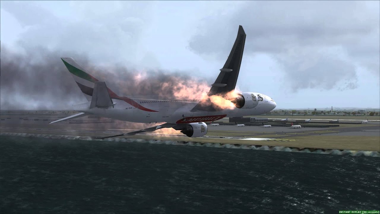 Crash Landing Tokyo 777-200LR Engine Fire - YouTube