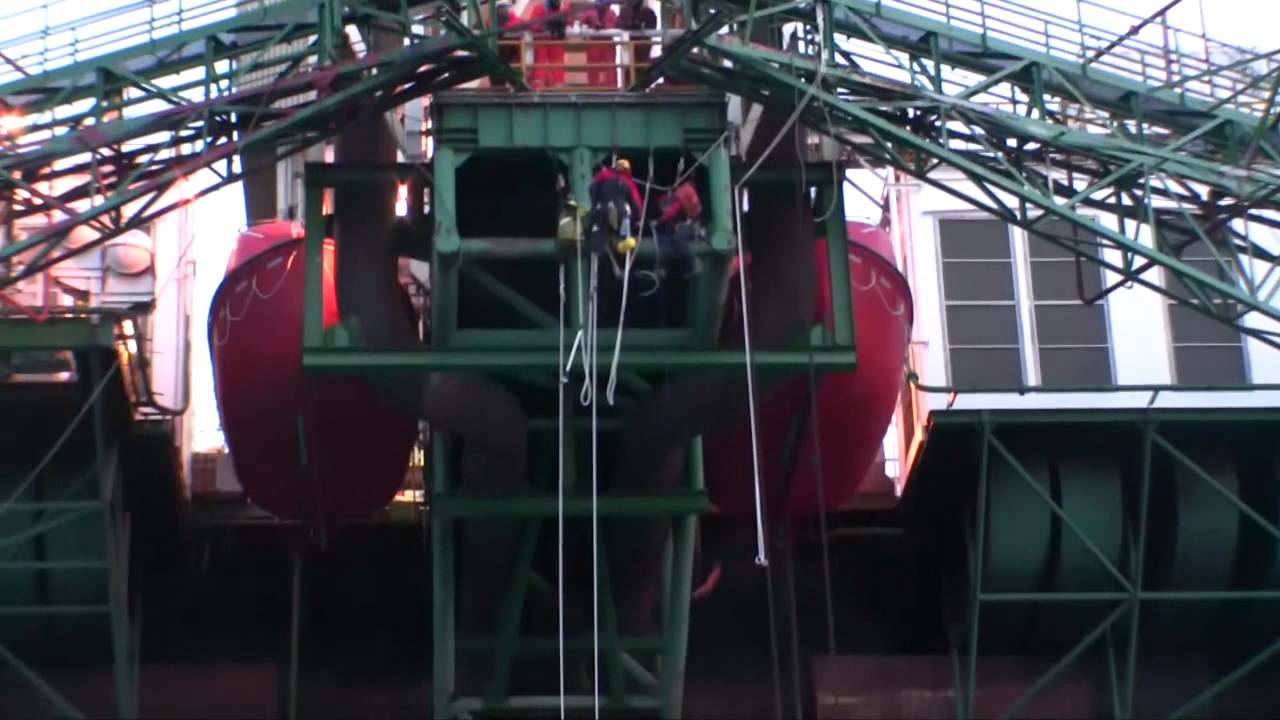 Greenpeace border Liv Eriksson i Grønland - YouTube