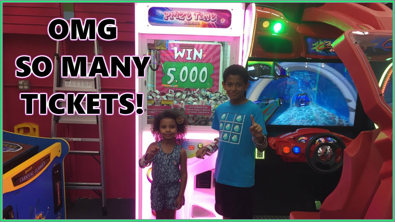 OMG WINNING THOUSANDS OF TICKETS IN CLAW MACHINE & STACKER ARCADE WINS ...