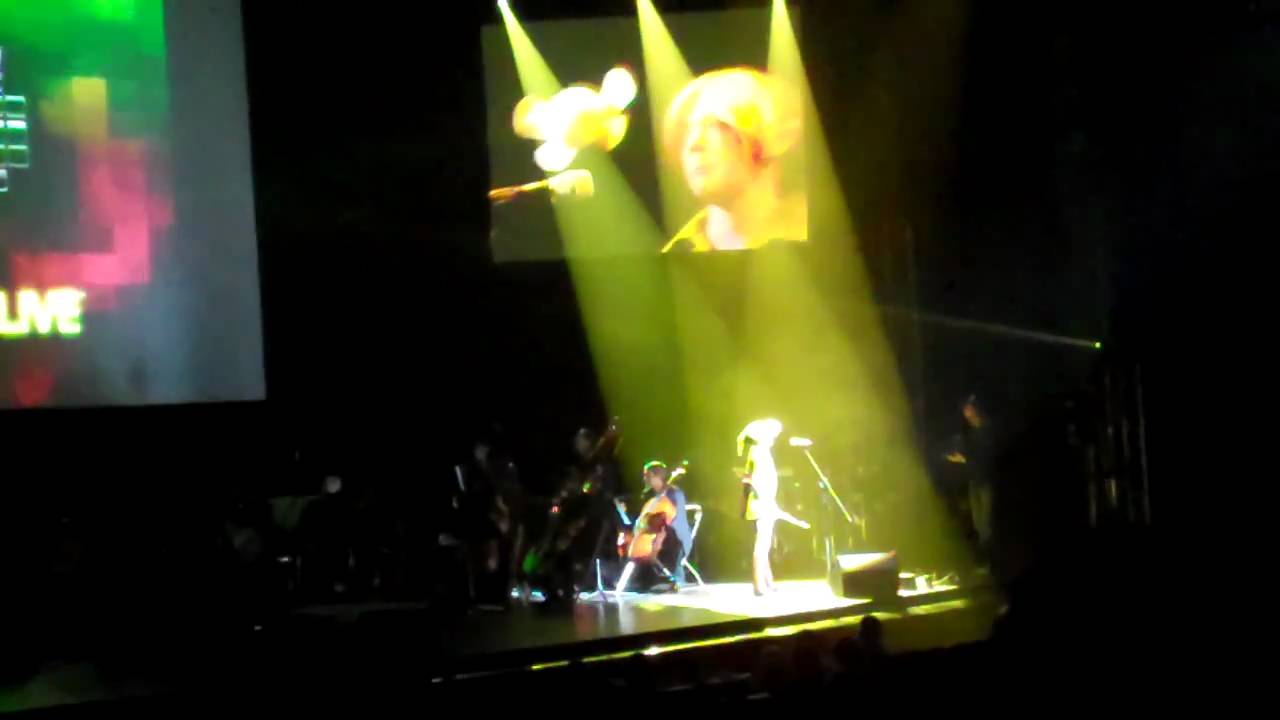 Video Games Live 2010 - Paris - Medley Zelda par Laura Intravia - YouTube