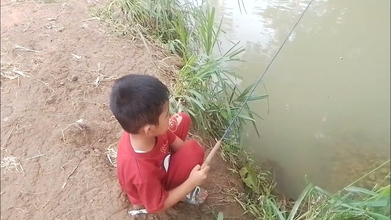 NGABUBURIT SAMBIL MANCING - YouTube