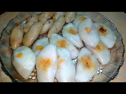 দুবিধ ভাপত দিয়া পিঠা//Assamese Village Traditional Rice Flour Pitha ...