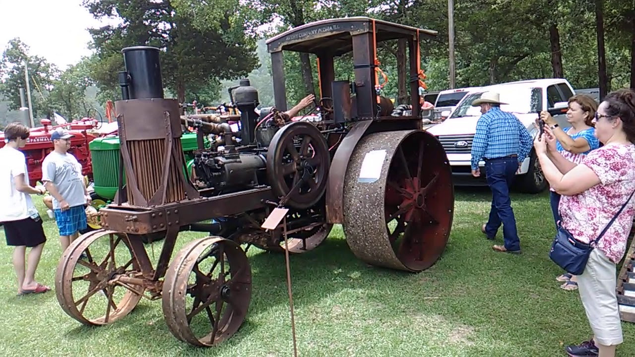 Old Avery company tractor - YouTube