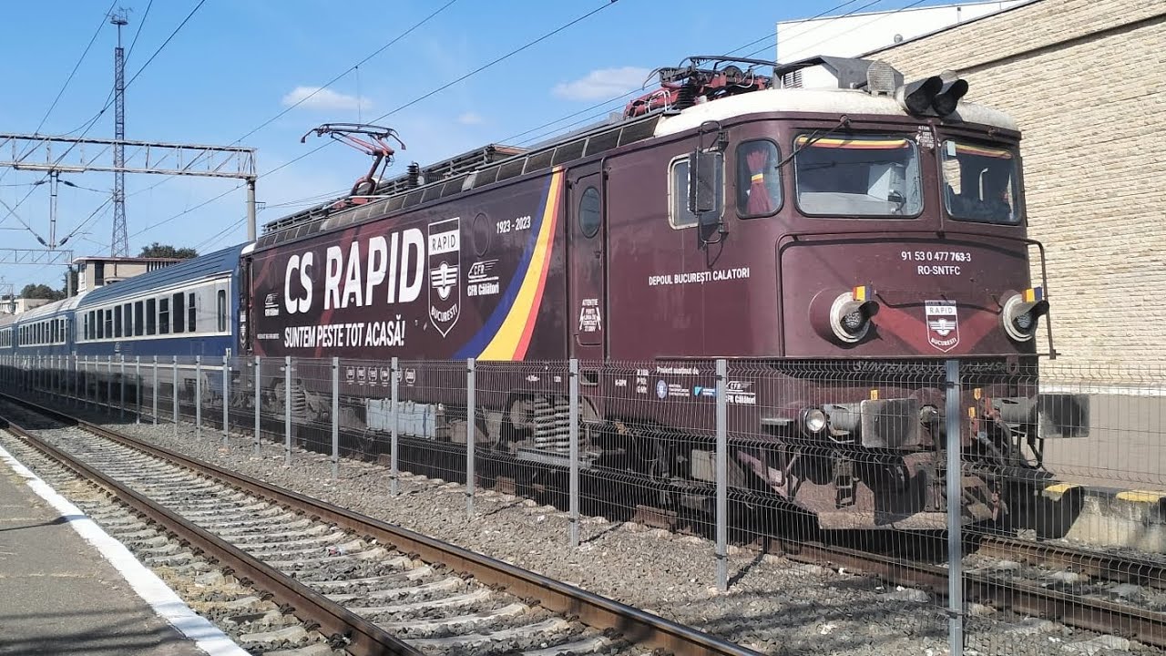 EA 763 A depoului București Călători ajungând în gara CFR Constanța la ...