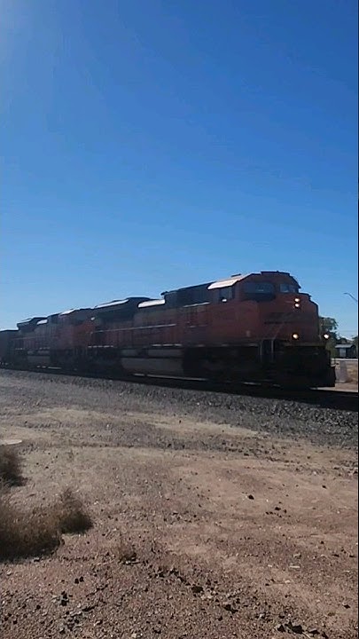 BNSF 9133 N. With a Hornshow!!! - YouTube