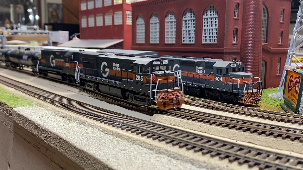Guilford Rail System HO Scale - YouTube