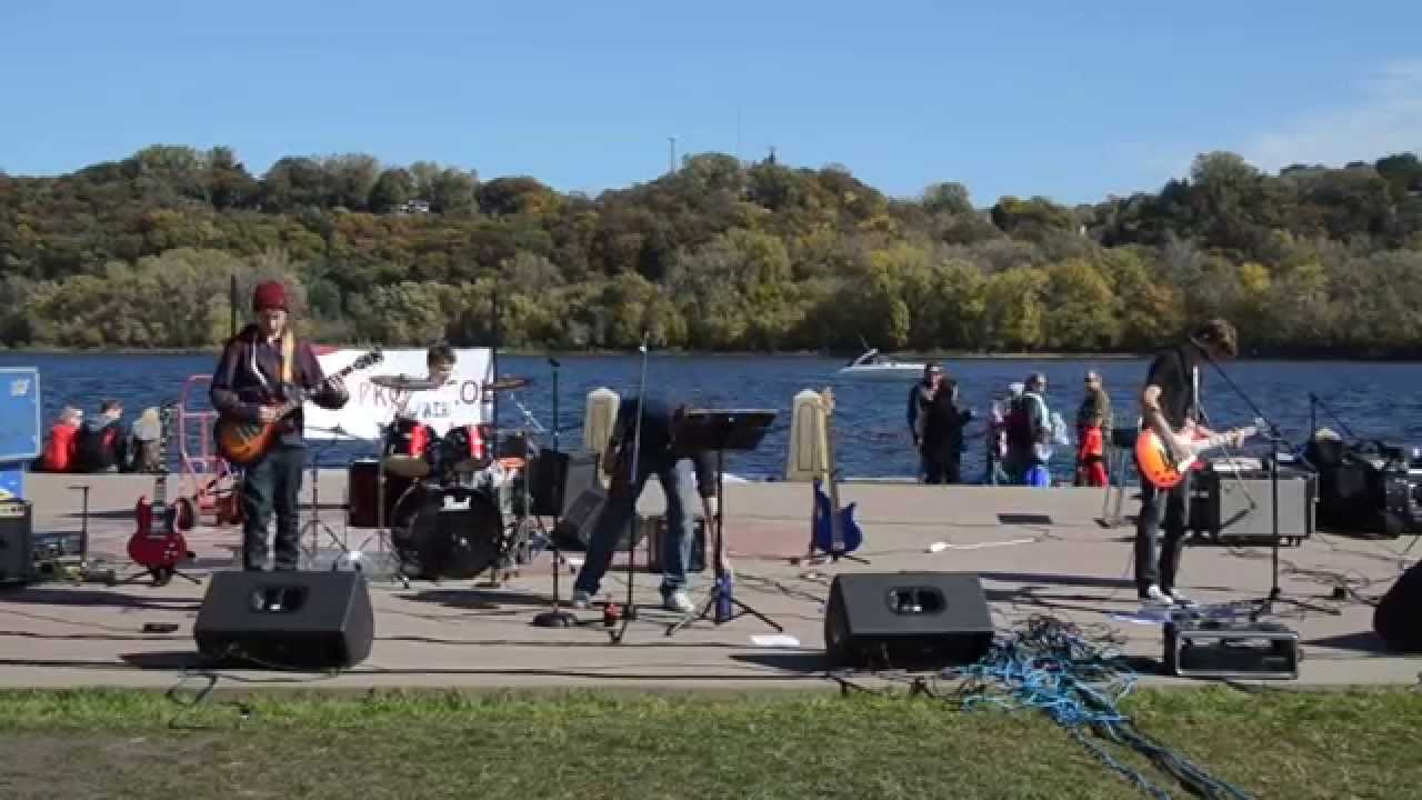 Use Somebody (Live Cover) - YouTube