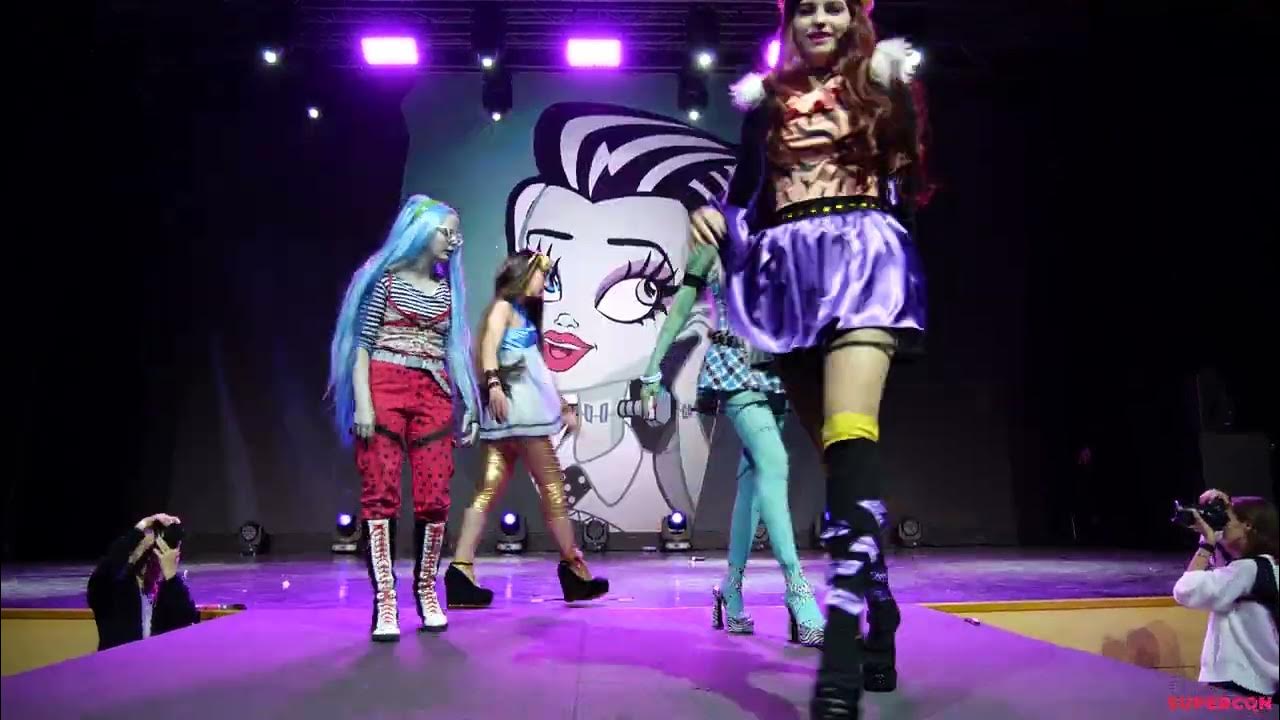 Cleo De Nile Frankie Stein Clawdeen Wolf Ghoulia Yelps Monster