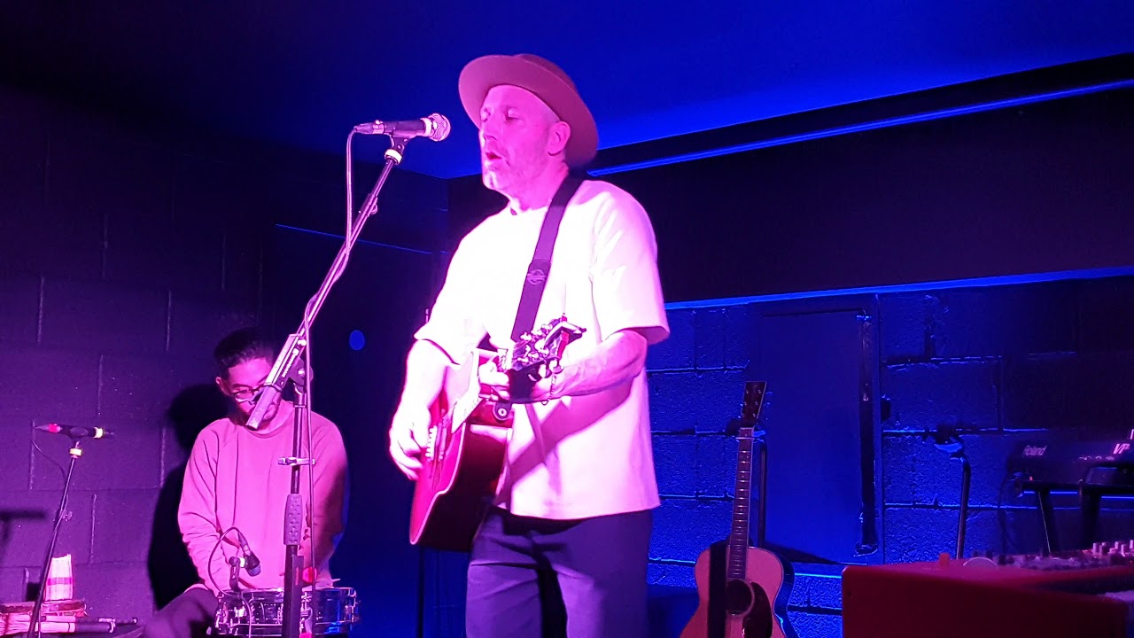 Mat Kearney - Closer To Love Live at Yes, Manchester - YouTube
