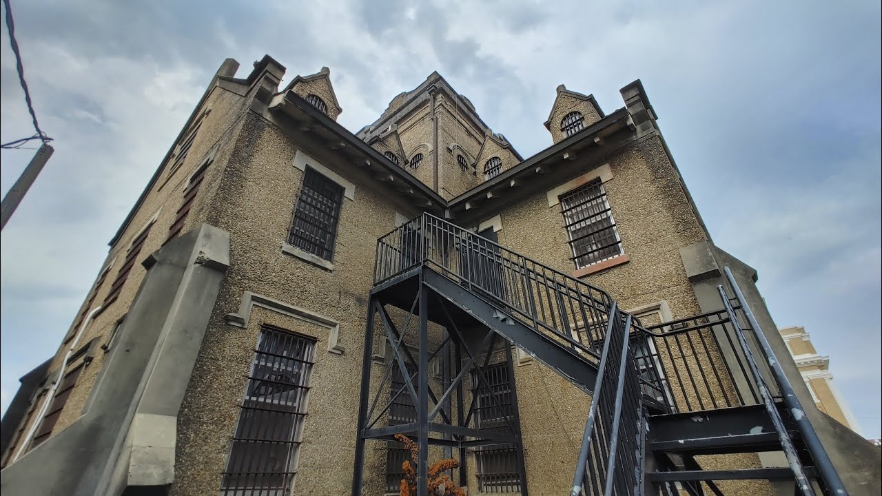 The Gothic jail walk-around - YouTube
