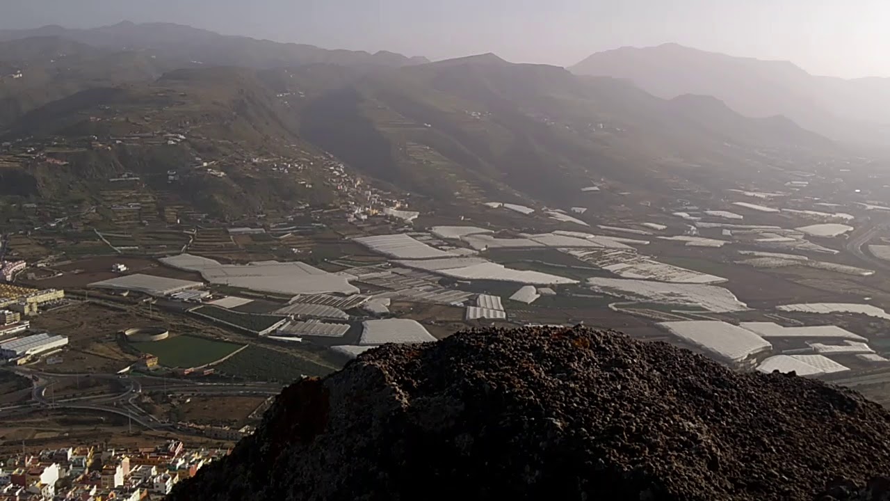 A bit of MW DXing from the cave:) - YouTube