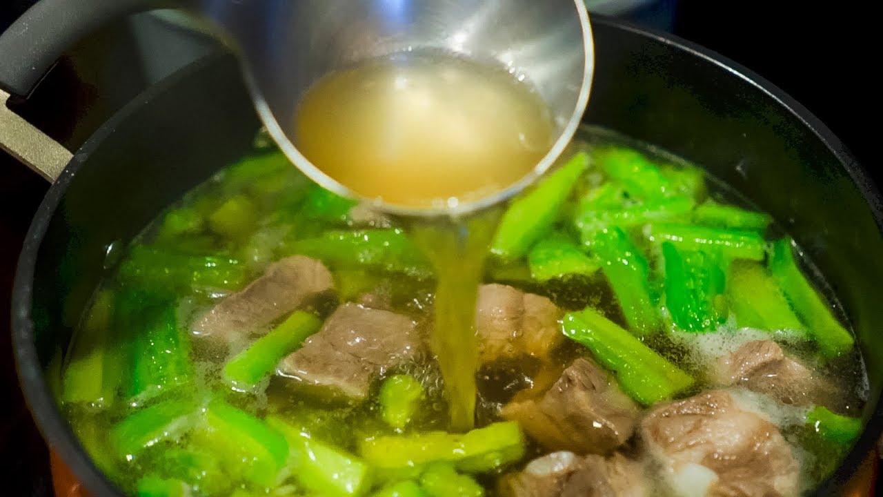 Cambodian Cooking Techniques with my Mother, Khmer Bitter Melon Soup ...