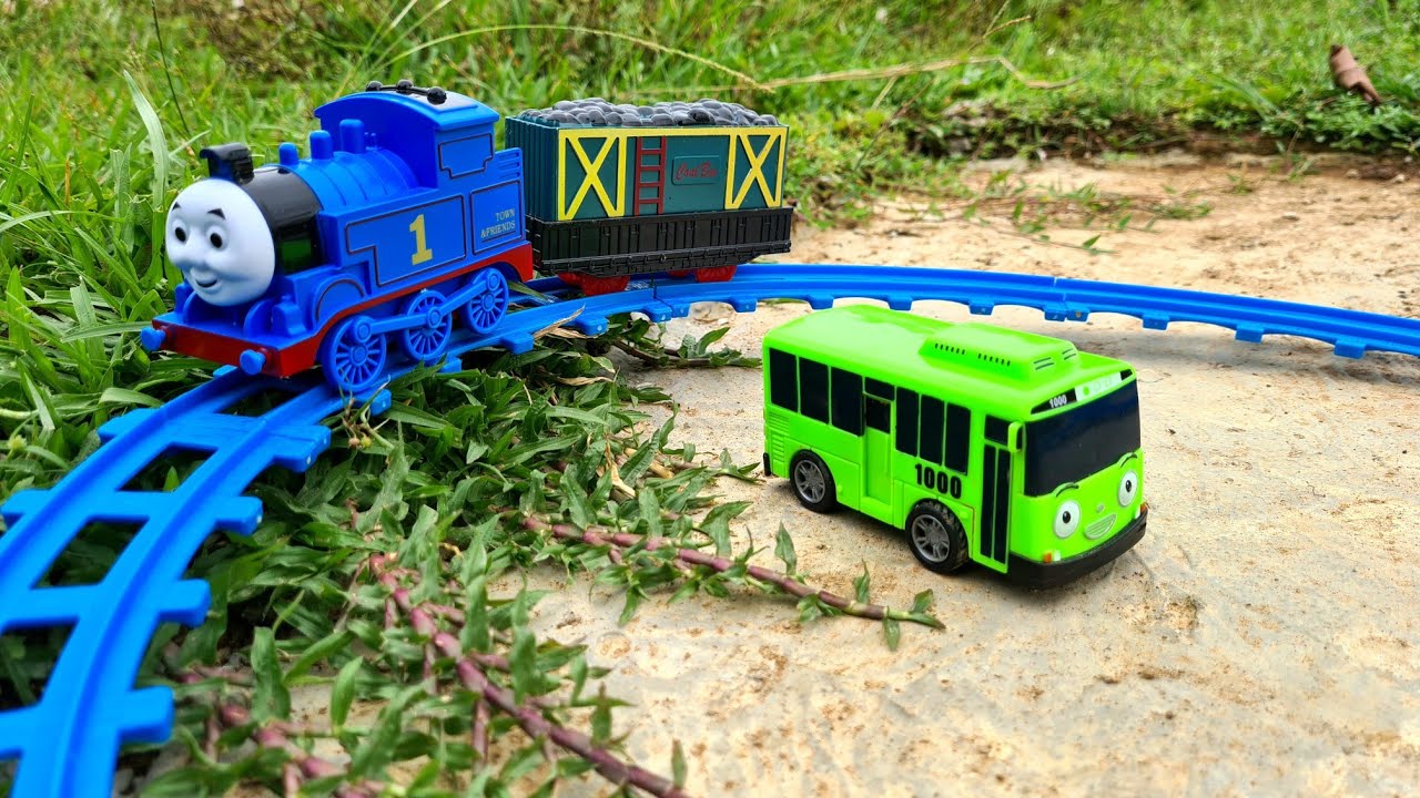 Kereta Api Thomas & Friends Cartoon Train Track World - YouTube