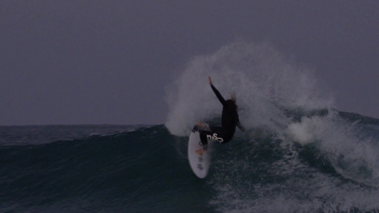 Wade Carmichael launches into JBay - YouTube