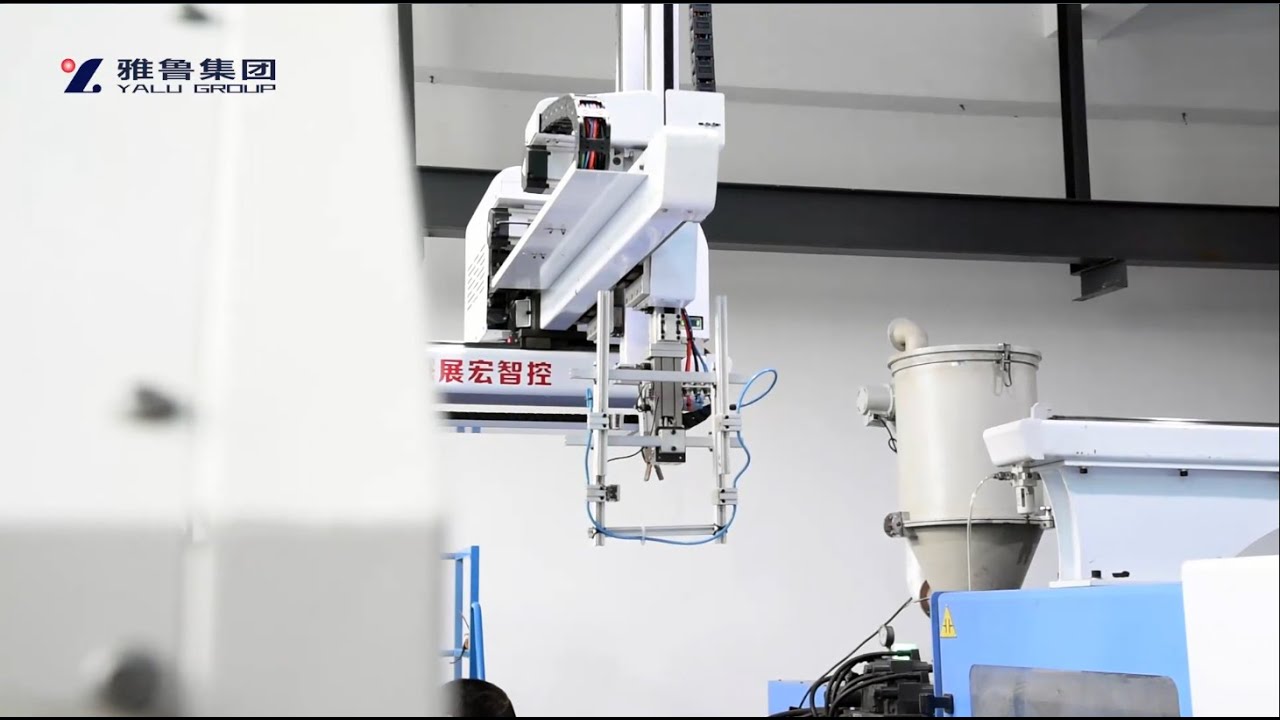 Plastic injection workshop - precision plastic injection molding - YALU ...