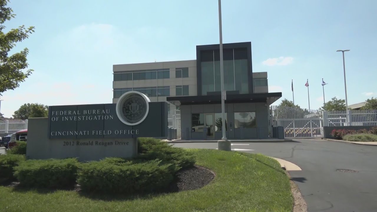 'No threat' after person jumps fence at FBI Chicago - YouTube