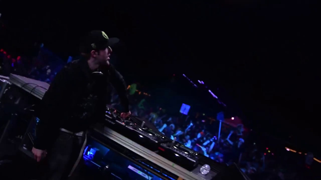 EXCISION Amazing Live Performance (Part 2) - YouTube