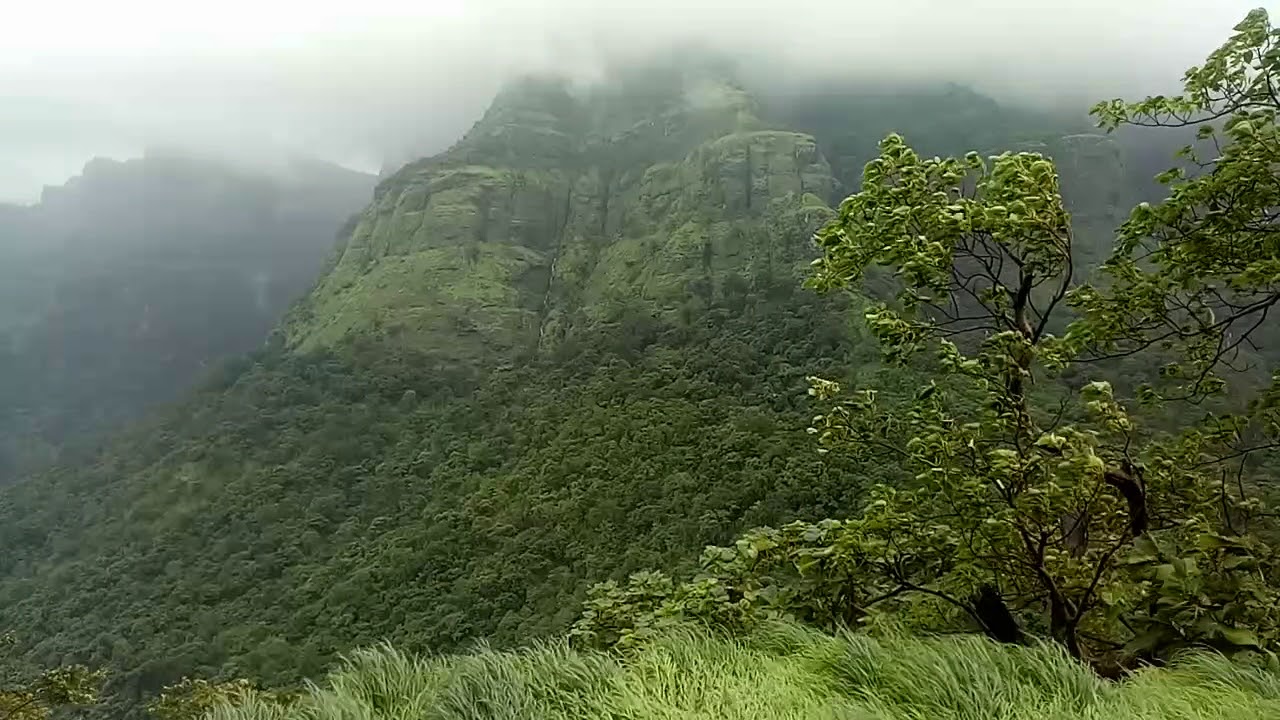 Monsoon Trek to Gorakhgad fort | Places around Mumbai for trek - YouTube