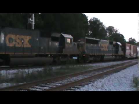 CSX 688 leads CSX Q612-22 at CP Mixon in Red Oak, GA - YouTube