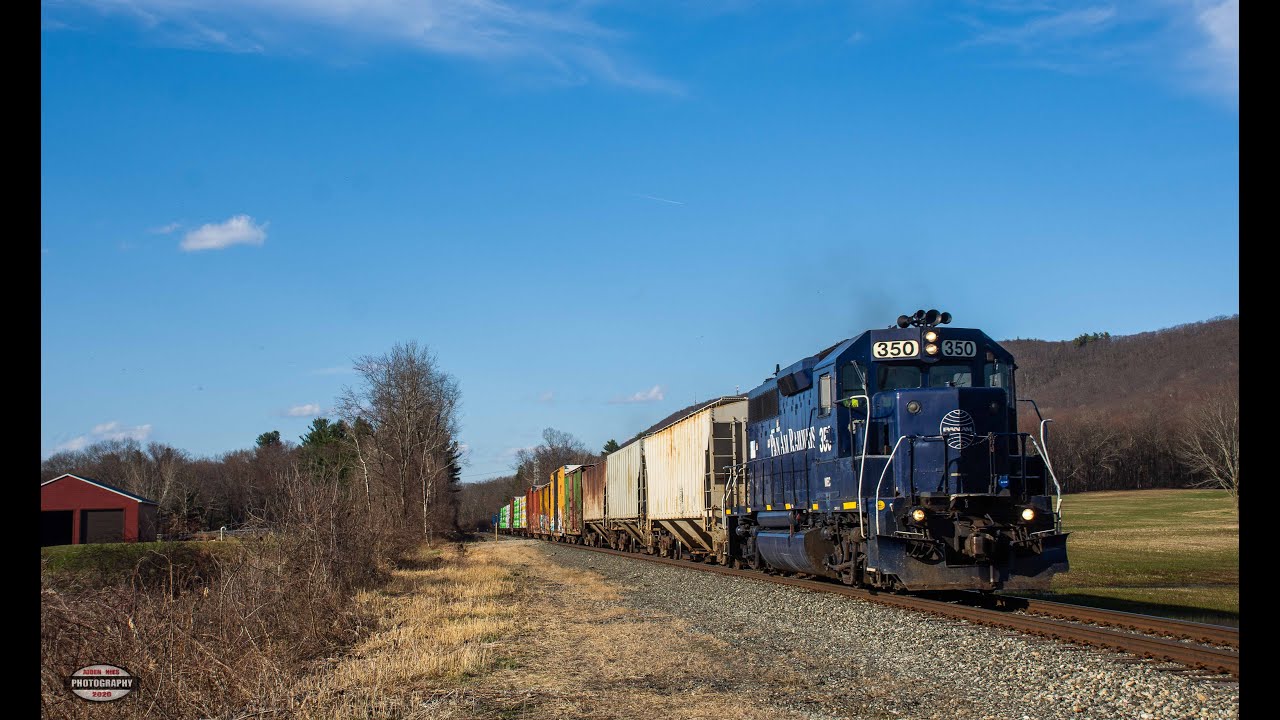 Pan Am Southern EDSP With a Solo EMD GP40 - YouTube