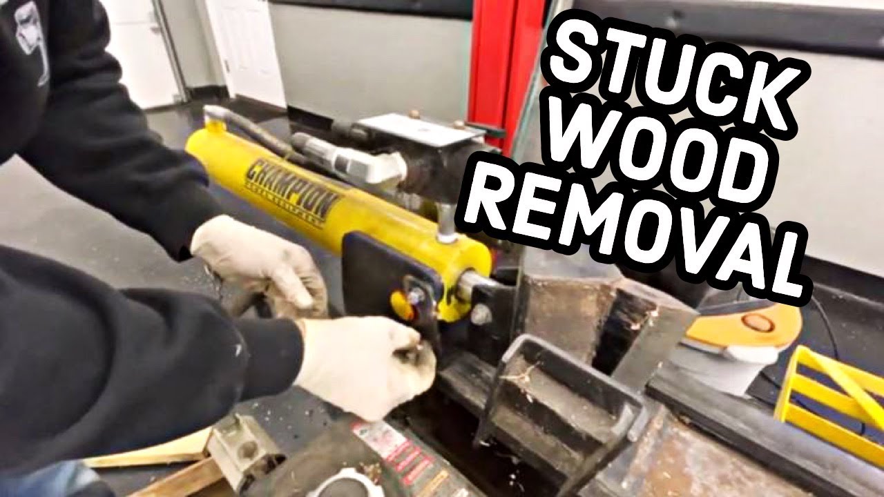 Clearing Wood Stuck Under Log Splitter Piston - YouTube