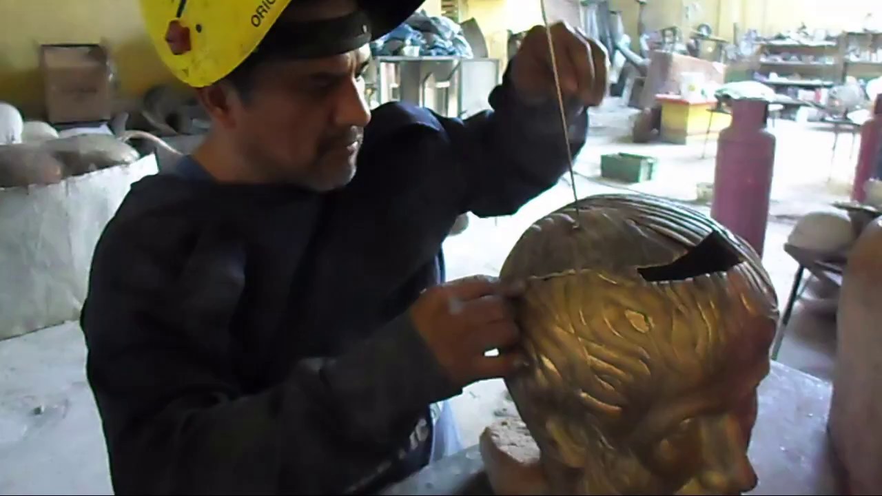 Aplicación de Soldadura TIG en Escultura de Bronce - YouTube