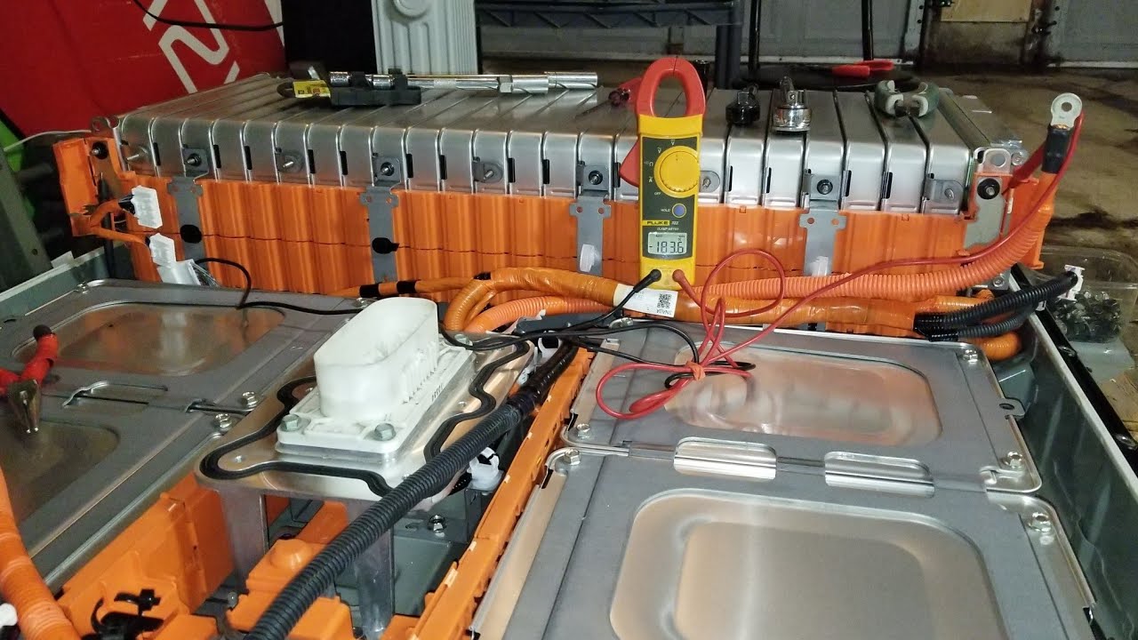 DISASSEMBLING A 24KWH NISSAN LEAF PACK - Testing Nissan Leaf Battery ...