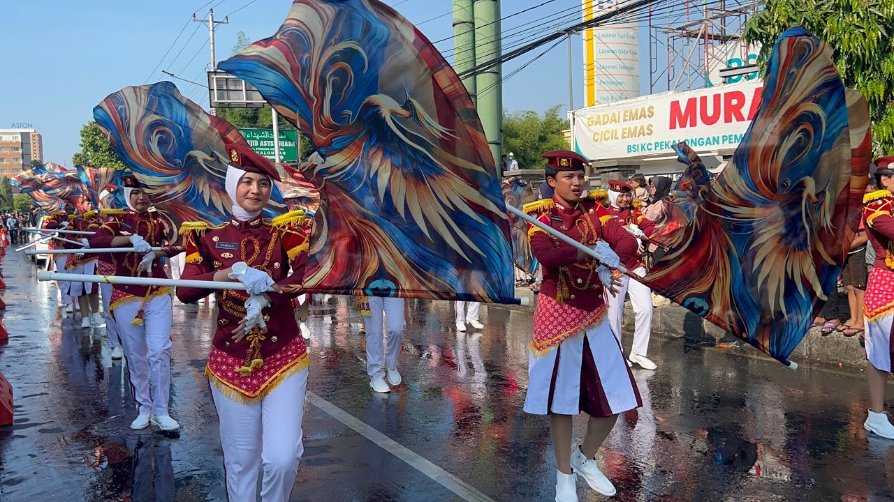 Mayoret Cantik Drumband Akpol Nempel Aspal Panas Pekalongan - YouTube