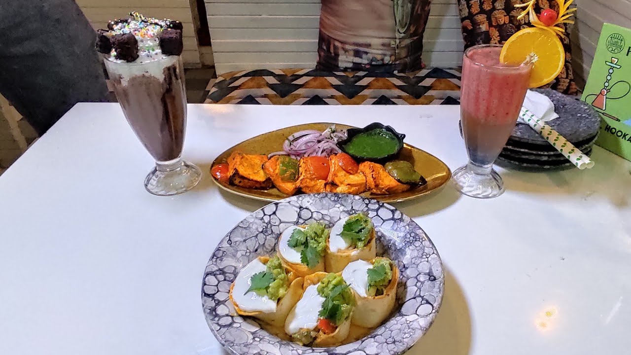 Connaught Place best cafe || Cafe Hawkers Delhi # desifoodvlogger # ...