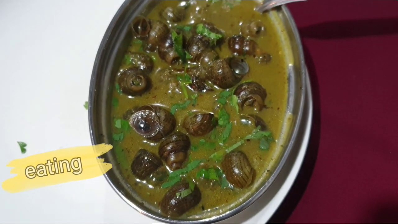 Sauraha Traditional food of Tharu //घोंगी//Ghonghi //Water Snails ...